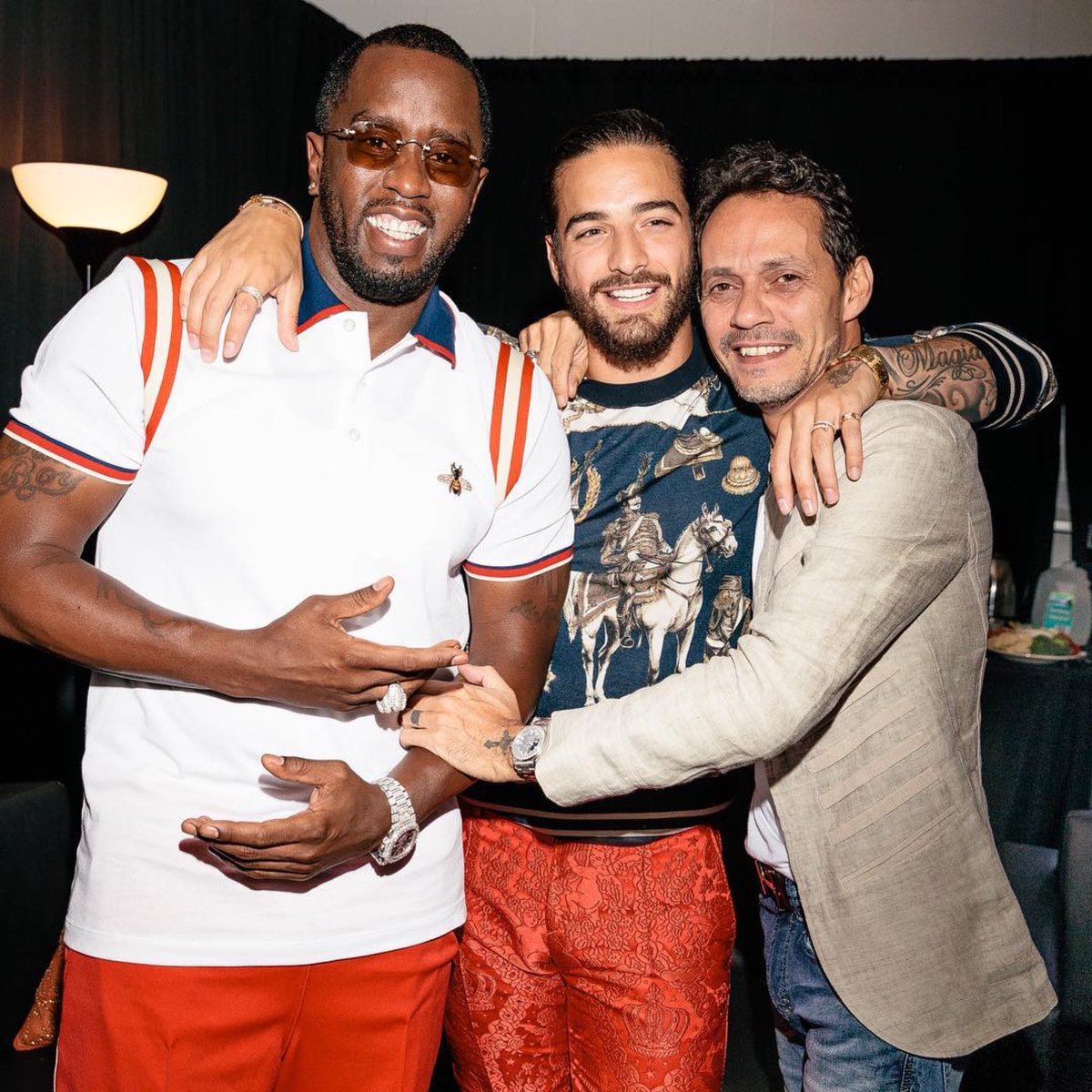 ¡Estas fotografías vinculan a Diddy con cientos de artistas latinos ...